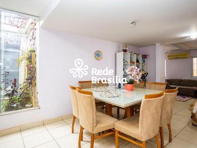 QE 17 | Casa térrea na laje com 3 quartos suítes 3 vagas Guará II