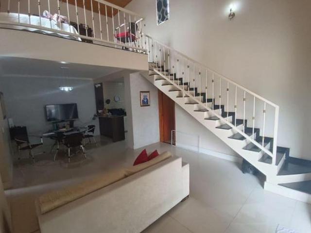 QE 17 GUARÁ CASA REFORMADA 4 QUARTOS SUÍTE VAGA DE GARAGEM