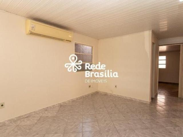 QE 15 | Casa 3 Quartos Vagas 2 Banheiros Sociais com 3 Vagas de Garagem Coberta Quintal Guará I