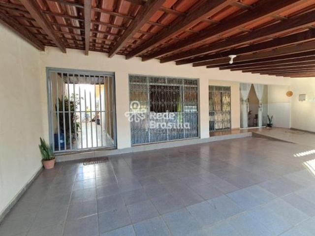 QE 18 CASA TÉRREA 04 QUARTOS SENDO 02 SUÍTES EDÍCULA ACEITA FINANCIAMENTO GUARÁ I/DF