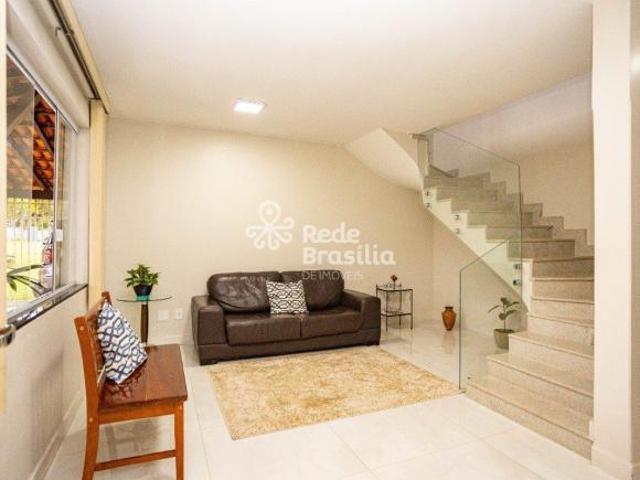 QE 19 Casa de esquina 4 quartos 2 suíte aceita financiamento e FGTS Guará II