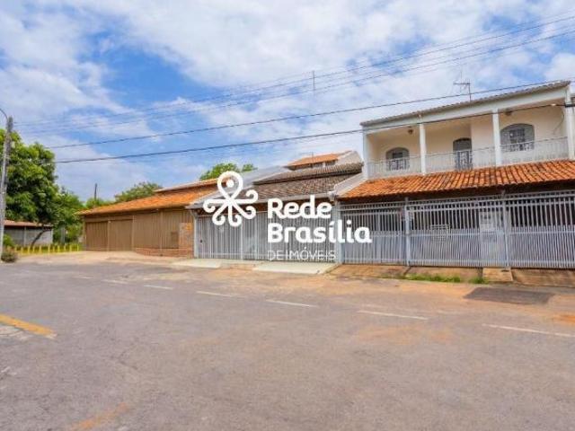QE 19 Casa / Sobrado com 4 quartos 3 vagas de garagem aceita financiamento Guará II