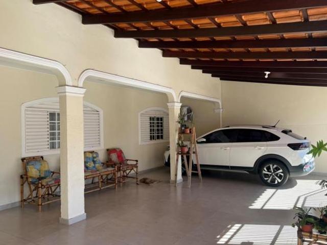 QE 19 CONJUNTO C. SOBRADO. 200 M²