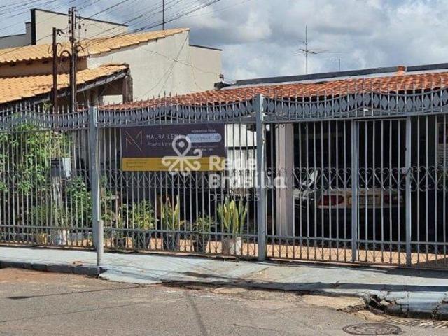QE 26 Casa com 3 quartos 4 vagas aceita financiamento e FGTS Guará II