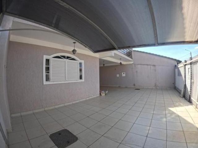 QE 26 CASA REFORMADA, 04 SUITES ARMARIOS, LOTE 200 M²