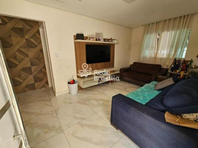 QE 28 CASA À VENDA COM 03 QUARTOS REFORMADA NA PARTE INTERNA ACEITA FINANCIAMENTO GUARÁ II/D