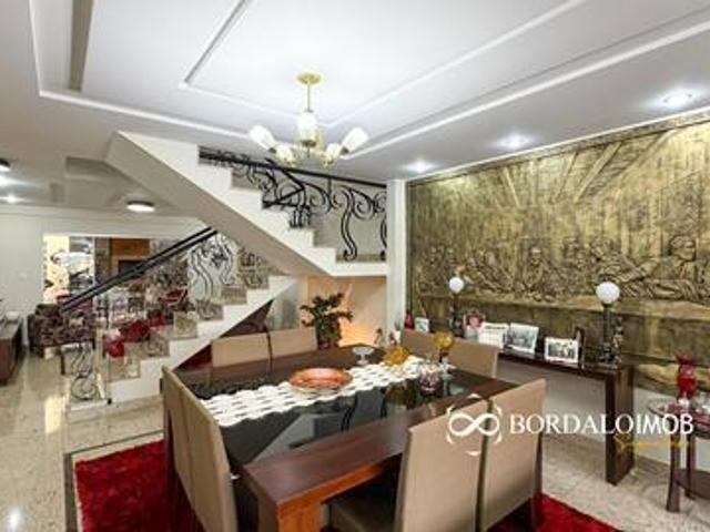 QE 30 Casa de Andar com 4 Quartos com Lazer
