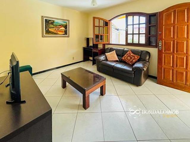 QE 32 Casa com 04 Quartos 2 Pavimentos Aceita Financiamento