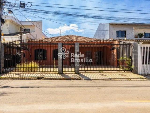 QE 32 Casa com 3 quartos 1 suíte armários aceita financimento e FGTS Guará II