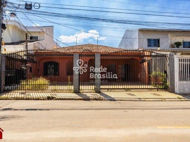 QE 32 Casa com 3 quartos 1 suíte armários aceita financimento e FGTS Guará II