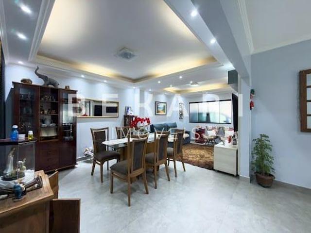 QE 32 casa 5 quartos terraço 4 vagas de garagem vendo barato
