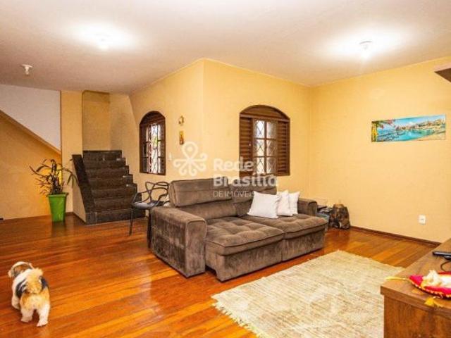QE 34 | Casa com 6 quartos sendo 2 suítes aceita financiamento e FGTS Guará II