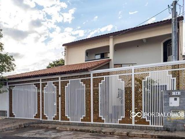 QE 34 Casa de Andar com 4 Quartos Ampla e Aconchegante Aceita Financiamento