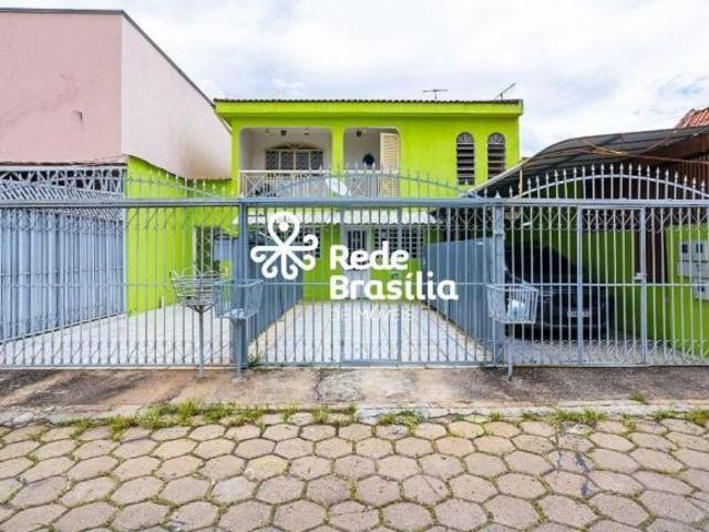 QI 6 Casa com 3 quartos 1 suíte 3 vagas aceita financiamento e FGTS