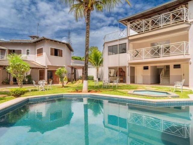 QI 9 LAGO NORTE• CASA REFORMADA• SUÍTE MASTER• CASCATA• LAZER•9.9291 5725