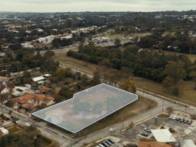 QI 21, 3500m²: Imóvel de esquina, rara oportunidade