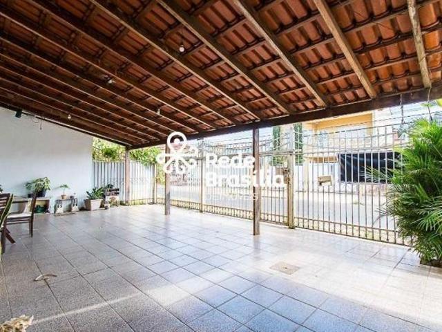 QI 2 Casa com 5 quartos 4 vagas de garagem aceita financiamento Guará I