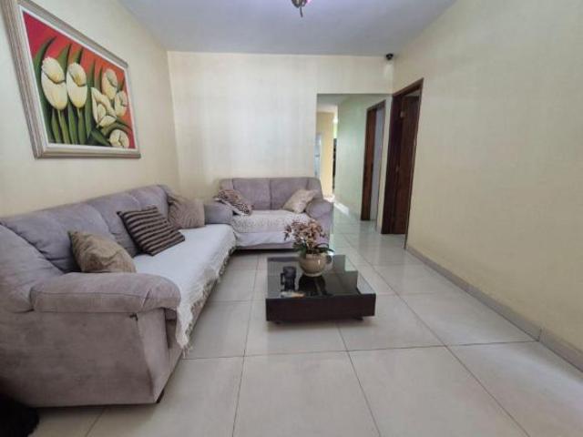 QI 3 Conjunto X Casa toda na Laje, térrea, Localização ímpar