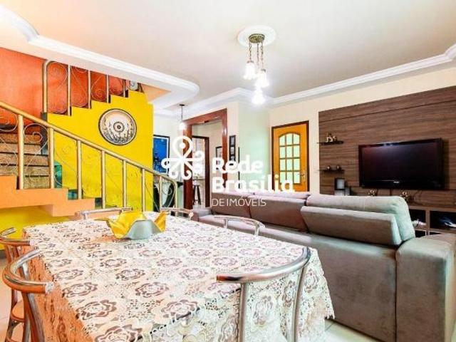 QN 7 | Casa Sobrado 04 Quartos sendo 1 Suíte master e 5 Vagas de Garagem Riacho Fundo I