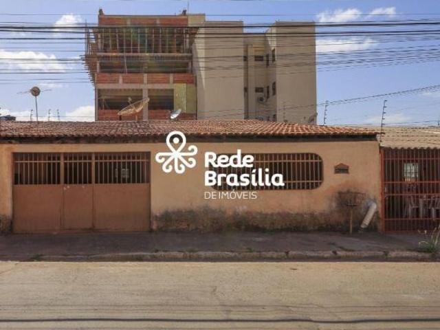 QNM 17 Casa com 3 quartos à venda Ceilândia Sul