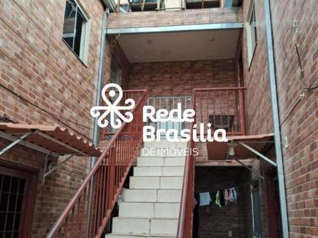 Qnm 20 | Casa de 2 quartos com kits de fundo Ceilândia