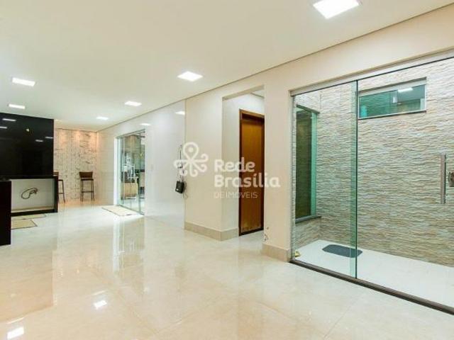 QNM 42 | Casa 3 Quartos sendo 3 Suítes, Sala Ampla ACEITA FINANCIAMENTO Taguatinga Norte