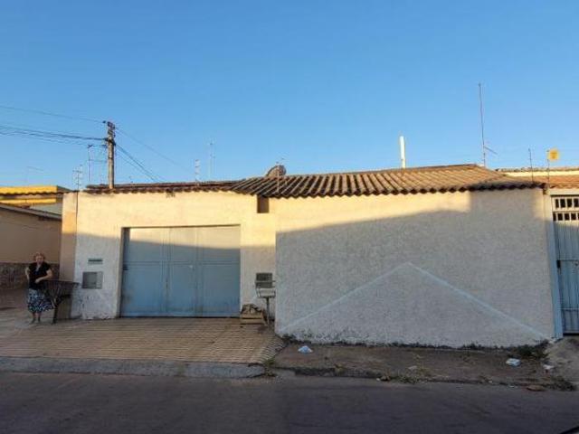 QNN 2 VENDO 2 CASAS 3 QTS NO LOTE