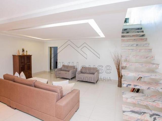 QNA 14 4 SUÍTES 4 VAGAS CASA ESCRITURADA ACEITA FGTS ACEITA PERMUTA
