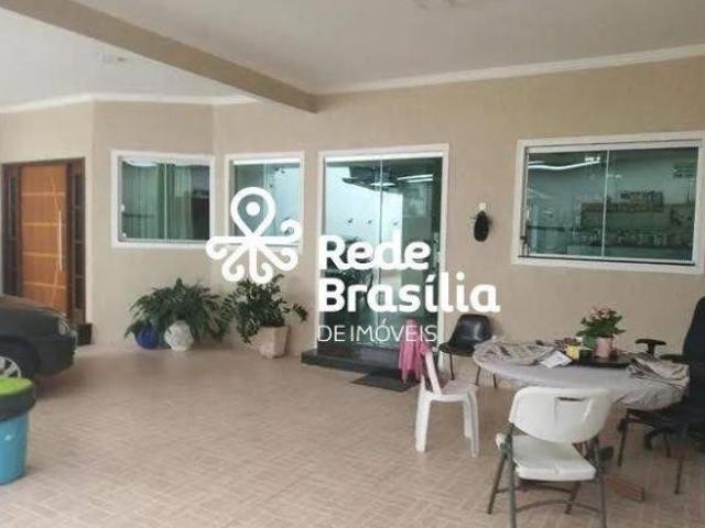 QNA 44 | Casa 4 Quartos sendo 2 Suítes Aceita Permuta e Financiamento com 3 Vagas de Garagem