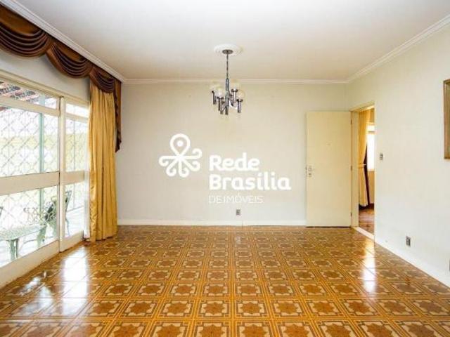 QNA 55 | Casa térrea de esquina na laje com 4 quartos sendo 2 suítes 4 vagas estuda permuta