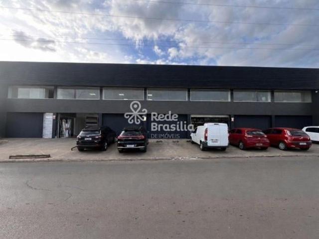 QNE 29 Loja 340 m², Pe Direito Duplo, Renda Imediata para Investidor