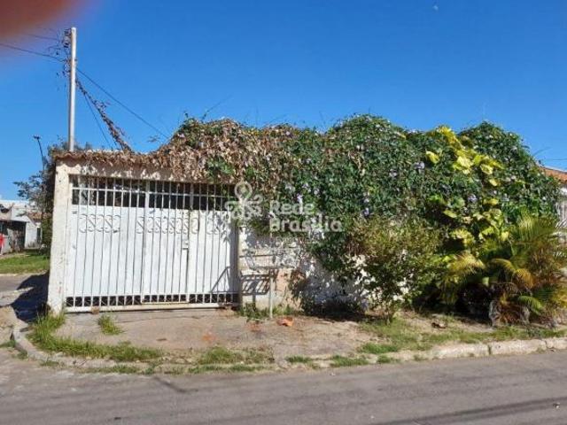 QNJ 07 | Casa Simples, Nascente em terreno de 250m² | Taguatinga