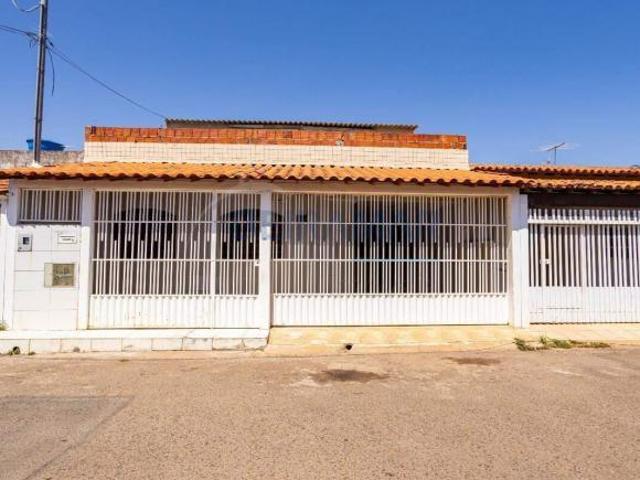 QNP 20 Casa na Laje com 3 Quartos, Suíte, 3 Vagas Cobertas Ceilândia Sul