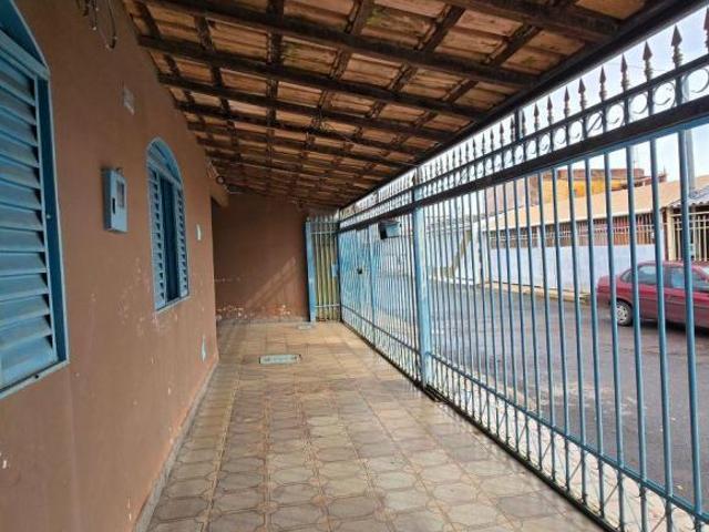 QNP 26 Casa 2 quartos Ceilandia, baraco de Fundos, quitada e escritura