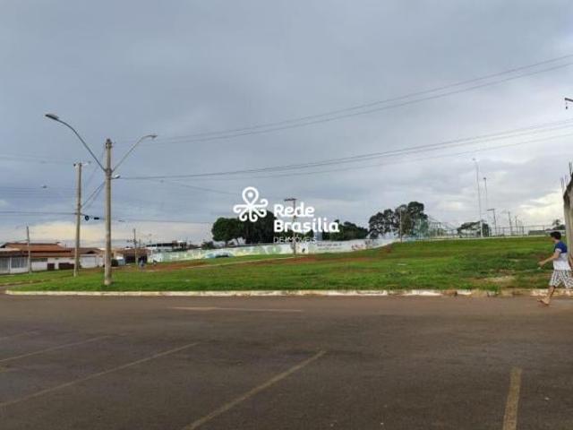 QS 621 | Terreno Amplo e Versátil de 900 m² para Projetos Residenciais ou Comerciais Samambaia Nor