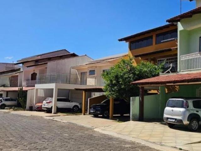 QS 7, Rua 800, Casa de 247m², 3 Quartos, 3 vagas, Aceita financiamento e FGTS