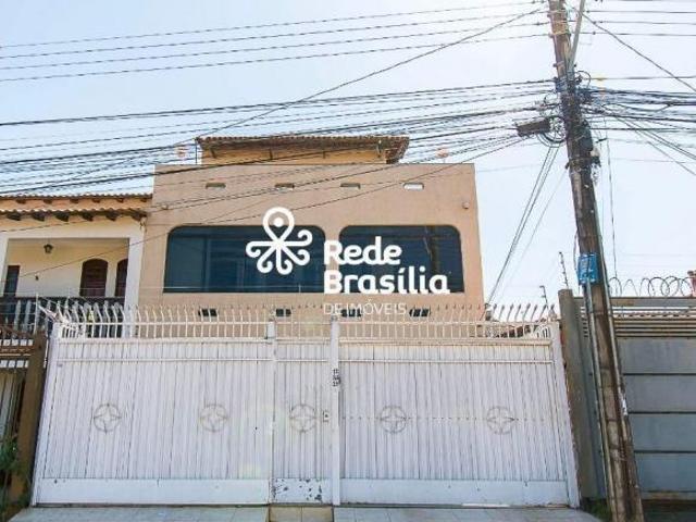 QS 12 | Casa com 5 Quartos sendo 3 Suítes com 3 Vagas de Garagem Riacho Fundo I