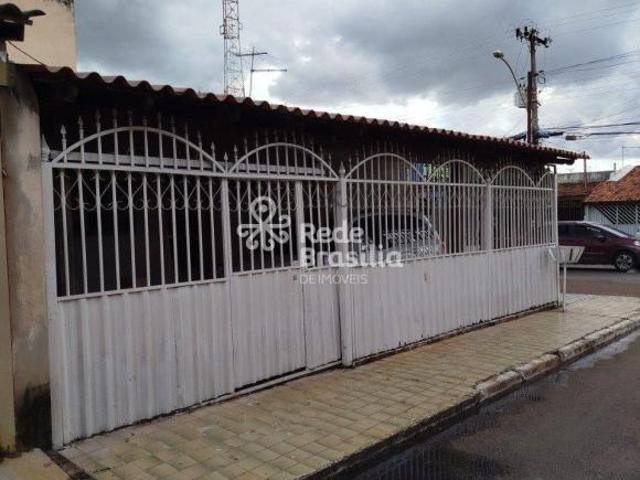 QSF 2 | Casa Comercial 3 Quartos sendo 1 Suíte com 2 Vagas de Garagem Coberta Aceita Financiamento