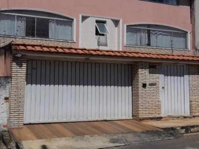 QR1 A Amplo Sobrado !