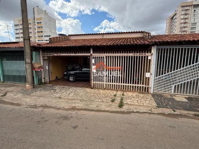 QR 401, SAMAMBAIA NORTE, 03 QUARTOS, ACEITA FINANCIAMENTO