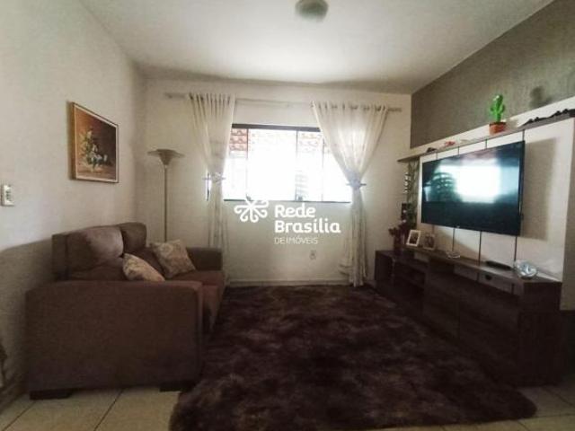 QR 402 | Casa sobrado com 3 quartos sendo 1 suíte varanda 2 vagas Samambaia Norte