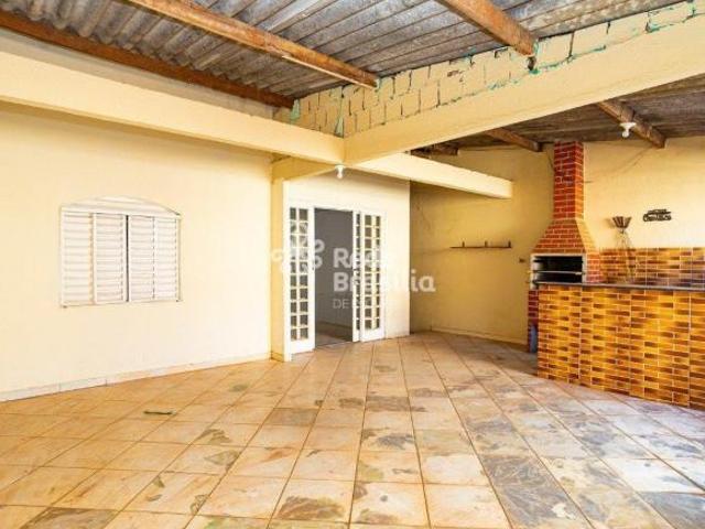QR 417 | Casa 3 Quartos com 4 Vagas de Garagem Samambaia