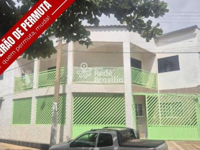 QR 609 | Casa sobrado 7 Quartos sendo 2 suítes Aceita Financiamento com 1 Vaga de Garagem Sama
