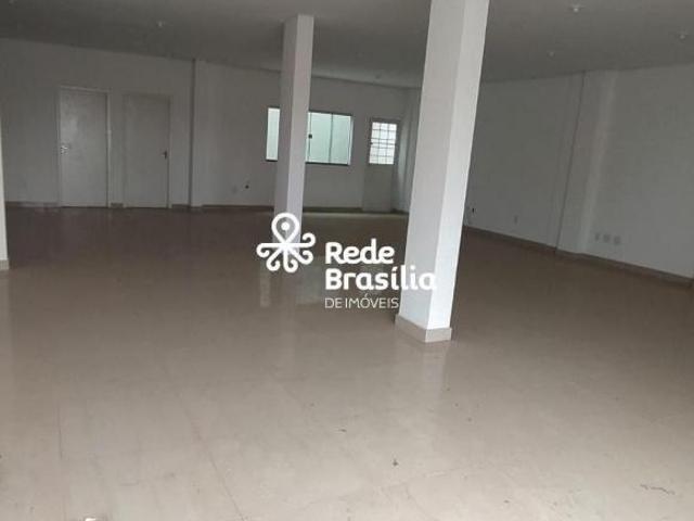 QR 103 Prédio comercial com lojas salas e kitnets Santa Maria