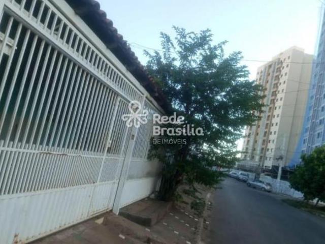 QR 202 | Casa com 4 Quartos sendo 1 Suíte com 2 Vagas de Garagem Coberta e Próxima ao Metrô Samamb