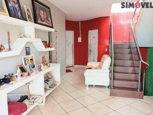 QR 208, casa de 128m², 3 pavimentos, 4 qtos, suíte, vista livre, lote de 210m² R$ 480.000
