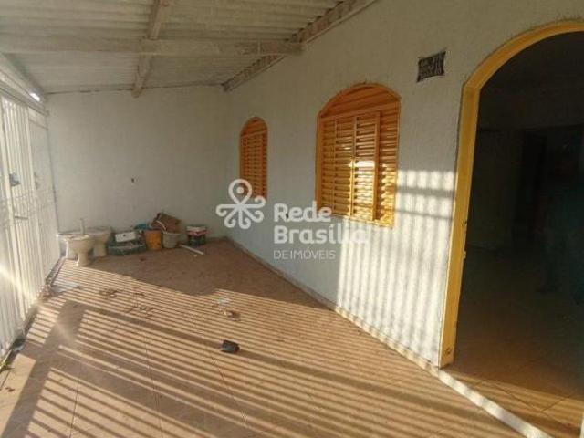 QR 315 | Casa térrea de 2 Quartos e 1 Vaga de Garagem Samambaia