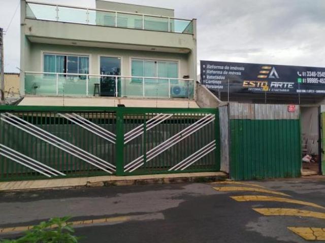 QR 3 Lindo sobrado com lazer e elevador !