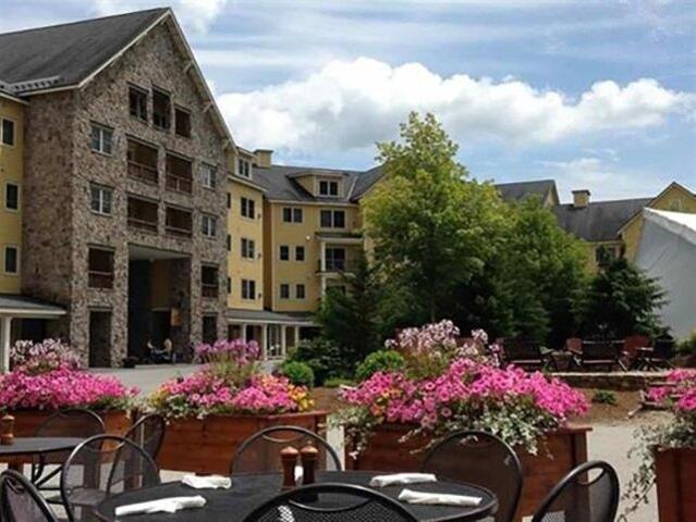 / Qtr I V Jackson Gore Inn, Ludlow, Condo For Sale