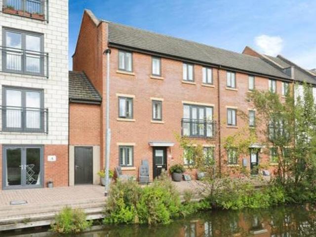 Quay Side, Stoke on trent, 4 Bedroom Town
